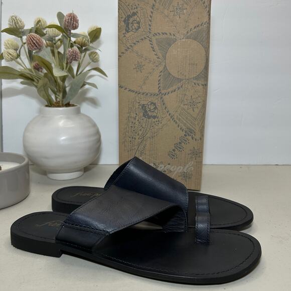 Free People | Shoes | New Free People Abilene Leather Toe Loop Sandals ...